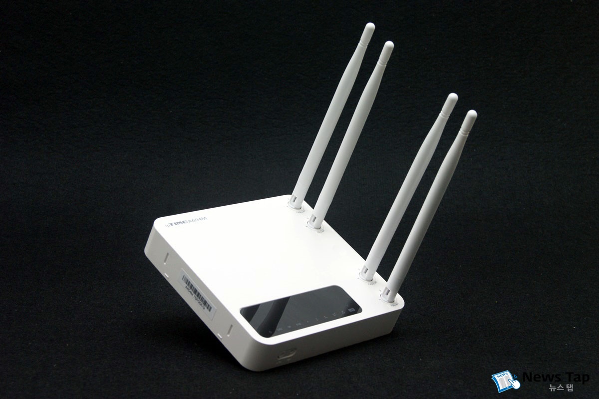 AC1200급 속도내는 와이파이 무선 공유기 ‘ipTIME A604M’