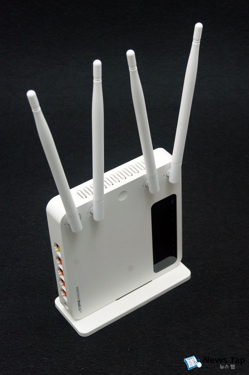 AC1200급 속도내는 와이파이 무선 공유기 ‘ipTIME A604M’