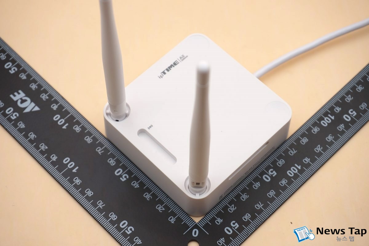 AX1800급 속도내는 USB 무선랜카드 ‘ipTIME AX2000UA’