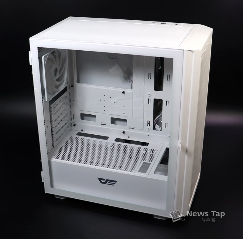 이븐하게 잘 만들어진 스윙 도어 케이스 'darkFlash DP360 MESH RGB 강화유리'