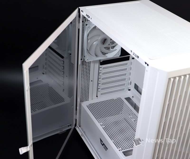 이븐하게 잘 만들어진 스윙 도어 케이스 'darkFlash DP360 MESH RGB 강화유리'